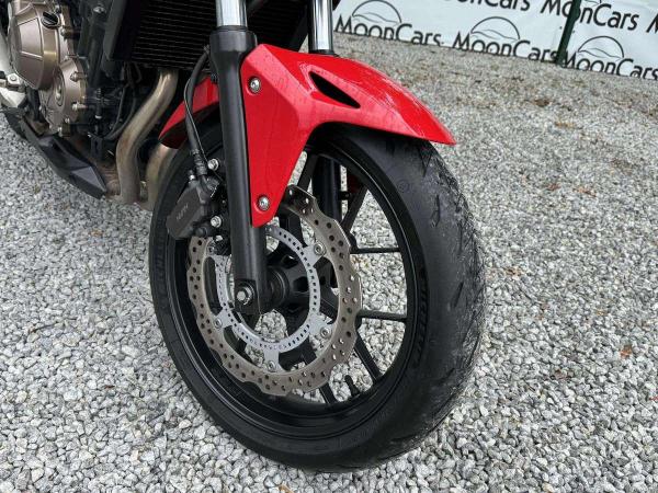 Honda CB 2019 in Vilnius on AUTOMOTO.COM.LV Red Honda CB 2019 in Vilnius, with an engine capacity of 0.47 L and mileage of 16 thousand km for 4850 €, photo 6 on AUTOMOTO.COM.LV