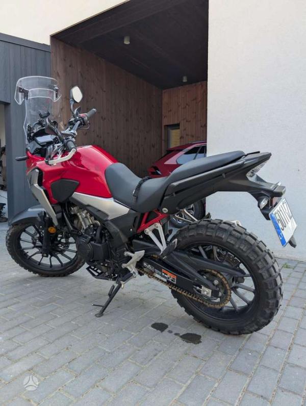 Sarkans Honda CB 2021 Viļņa, ar dzinēja tilpumu 0.50 L un nobraukumu 17 tūkst. km par 5800 €, foto 2 vietnē AUTOMOTO.COM.LV