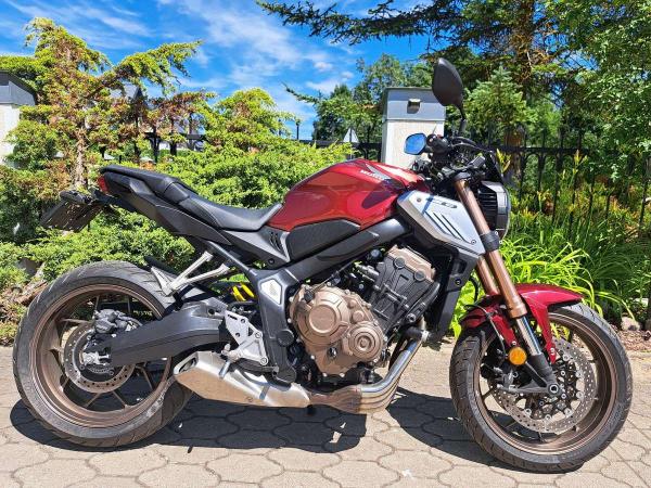 Red Honda CB 2021 in Pasvalys, with an engine capacity of 0.65 L and mileage of 5 thousand km for 5600 €, photo 1 on AUTOMOTO.COM.LV
