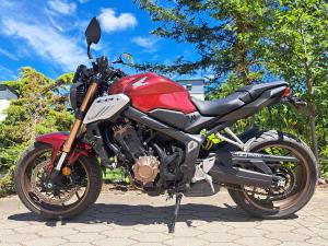 Red Honda CB 2021 in Pasvalys, with an engine capacity of 0.65 L and mileage of 5 thousand km for 5600 €, photo 3 on AUTOMOTO.COM.LV