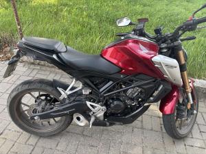 Sarkans Honda CB 2021 Šauļi, ar dzinēja tilpumu 0.13 L un nobraukumu 4 tūkst. km par 3500 €, foto 1 vietnē AUTOMOTO.COM.LV