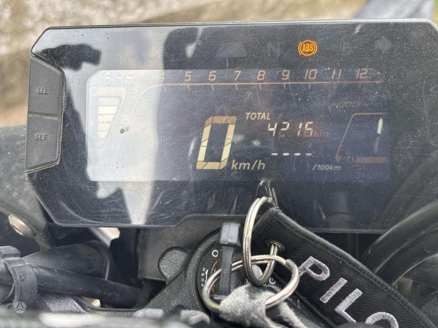 Sarkans Honda CB 2021 Šauļi, ar dzinēja tilpumu 0.13 L un nobraukumu 4 tūkst. km par 3500 €, foto 3 vietnē AUTOMOTO.COM.LV