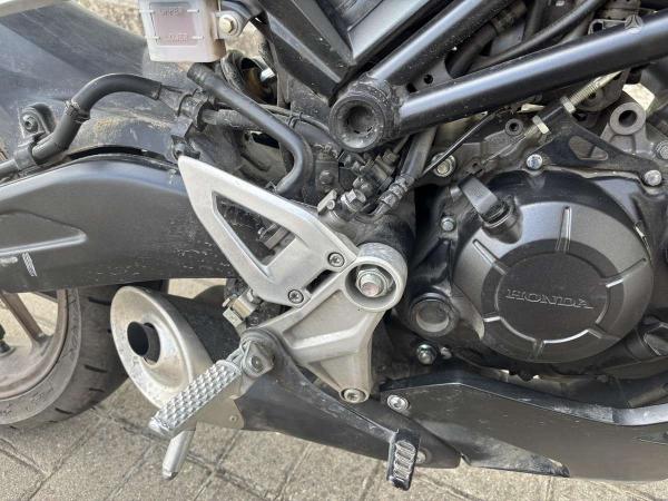 Sarkans Honda CB 2021 Šauļi, ar dzinēja tilpumu 0.13 L un nobraukumu 4 tūkst. km par 3500 €, foto 5 vietnē AUTOMOTO.COM.LV