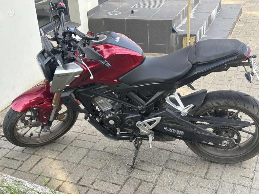 Sarkans Honda CB 2021 Šauļi, ar dzinēja tilpumu 0.13 L un nobraukumu 4 tūkst. km par 3500 €, foto 9 vietnē AUTOMOTO.COM.LV