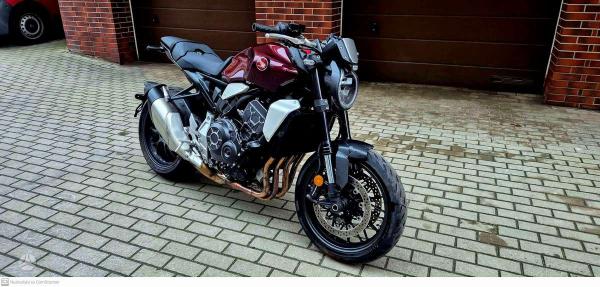 Sarkans Honda CB 2022 Viļņa, ar dzinēja tilpumu 1.00 L un nobraukumu 4 tūkst. km par 6800 €, foto 1 vietnē AUTOMOTO.COM.LV