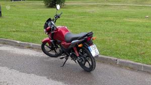 Red Honda CB 2023 in Vilnius, with an engine capacity of 0.13 L and mileage of 1 thousand km for 2600 €, photo 7 on AUTOMOTO.COM.LV