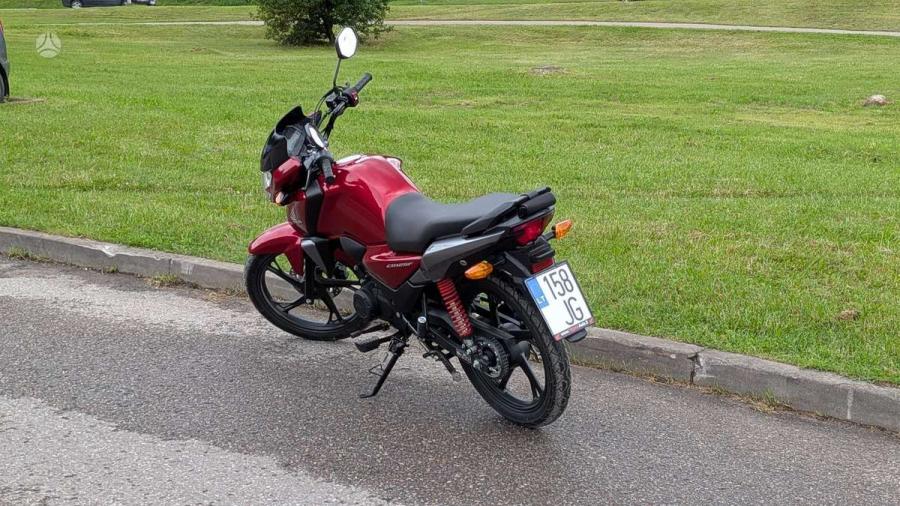 Red Honda CB 2023 in Vilnius, with an engine capacity of 0.13 L and mileage of 1 thousand km for 2600 €, photo 7 on AUTOMOTO.COM.LV