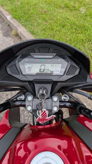 Red Honda CB 2023 in Vilnius, with an engine capacity of 0.13 L and mileage of 1 thousand km for 2600 €, photo 9 on AUTOMOTO.COM.LV