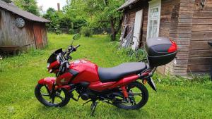 Red Honda CB 2024 in Svencionys, with an engine capacity of 0.13 L and mileage of 1 thousand km for 2500 €, photo  on AUTOMOTO.COM.LV