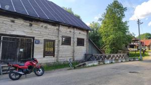 Красный Хонда CB 2024 в Швенчёнис, объемом двигателя 0.13 л и пробегом 1 тыс. км за 2500 €, фото 6 на AUTOMOTO.COM.LV