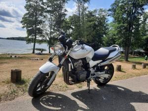 Balts Honda CB 2003 Utena, ar dzinēja tilpumu 0.92 L un nobraukumu 60 tūkst. km par 2400 €, foto 3 vietnē AUTOMOTO.COM.LV