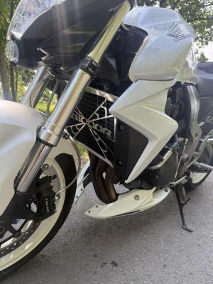 White Honda CB 2009 in Silute, with an engine capacity of 0.90 L and mileage of 20 thousand km for 4200 €, photo 8 on AUTOMOTO.COM.LV