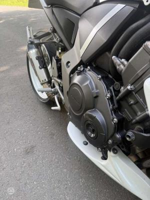 White Honda CB 2009 in Silute, with an engine capacity of 0.90 L and mileage of 20 thousand km for 4200 €, photo 10 on AUTOMOTO.COM.LV
