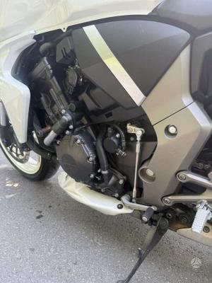 White Honda CB 2009 in Silute, with an engine capacity of 0.90 L and mileage of 20 thousand km for 4200 €, photo 12 on AUTOMOTO.COM.LV