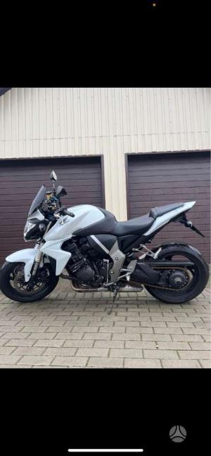Balts Honda CB 2010 Trakai, ar dzinēja tilpumu 1.00 L un nobraukumu 43 tūkst. km par 4000 €, foto  vietnē AUTOMOTO.COM.LV