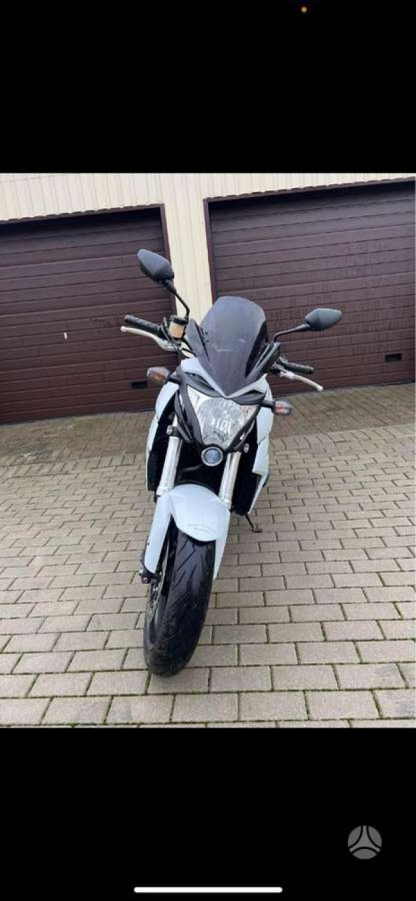 Balts Honda CB 2010 Trakai, ar dzinēja tilpumu 1.00 L un nobraukumu 43 tūkst. km par 4000 €, foto 2 vietnē AUTOMOTO.COM.LV