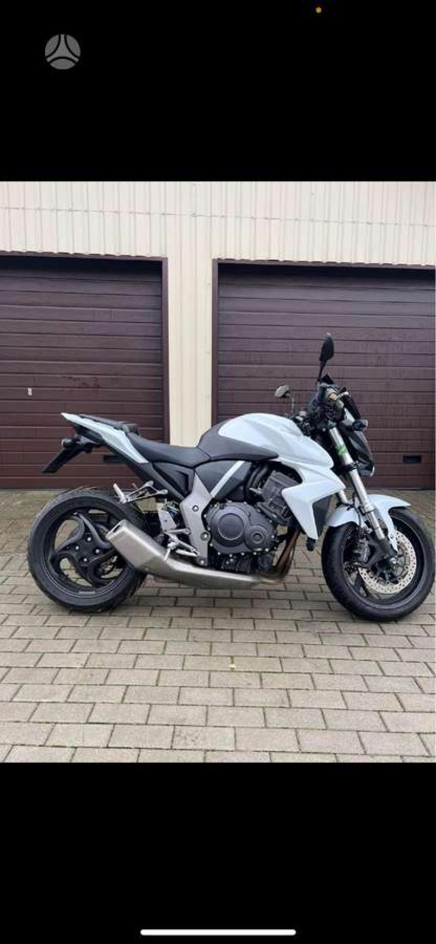 Balts Honda CB 2010 Trakai, ar dzinēja tilpumu 1.00 L un nobraukumu 43 tūkst. km par 4000 €, foto 3 vietnē AUTOMOTO.COM.LV