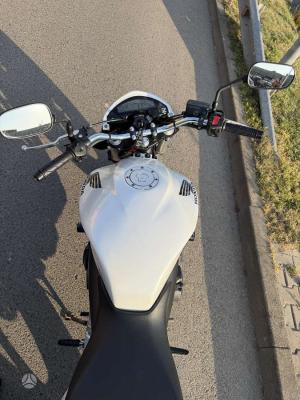 Balts Honda CB 2012 Klaipėda, ar dzinēja tilpumu 0.60 L un nobraukumu 41 tūkst. km par 4700 €, foto 7 vietnē AUTOMOTO.COM.LV