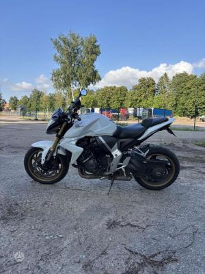 Balts Honda CB 2013 Kuršėnai, ar dzinēja tilpumu 1.00 L un nobraukumu 27 tūkst. km par 3700 €, foto 4 vietnē AUTOMOTO.COM.LV