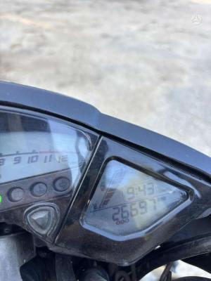 Balts Honda CB 2013 Kuršėnai, ar dzinēja tilpumu 1.00 L un nobraukumu 27 tūkst. km par 3700 €, foto 9 vietnē AUTOMOTO.COM.LV