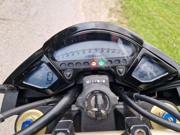 White Honda CB 2013 in Siauliai, with an engine capacity of 1.00 L and mileage of 27 thousand km for 4500 €, photo 10 on AUTOMOTO.COM.LV