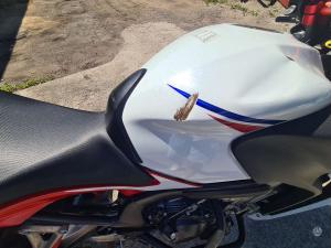 White Honda CB 2015 in Klaipeda, with an engine capacity of 0.65 L and mileage of 27 thousand km for 3900 €, photo 9 on AUTOMOTO.COM.LV