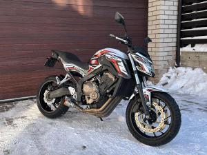 White Honda CB 2017 in Siauliai, with an engine capacity of 0.65 L and mileage of 18 thousand km for 3900 €, photo  on AUTOMOTO.COM.LV