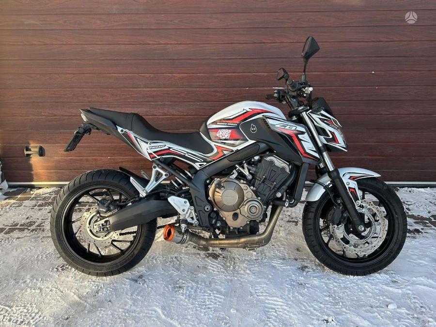 Balts Honda CB 2017 Šauļi, ar dzinēja tilpumu 0.65 L un nobraukumu 18 tūkst. km par 3900 €, foto 4 vietnē AUTOMOTO.COM.LV