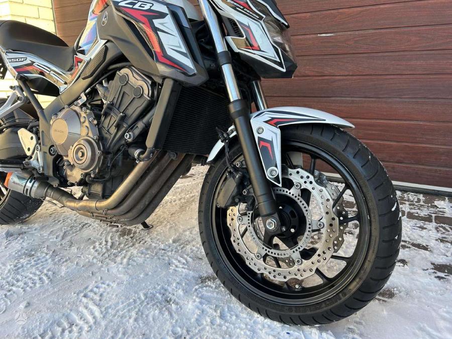 Balts Honda CB 2017 Šauļi, ar dzinēja tilpumu 0.65 L un nobraukumu 18 tūkst. km par 3900 €, foto 7 vietnē AUTOMOTO.COM.LV