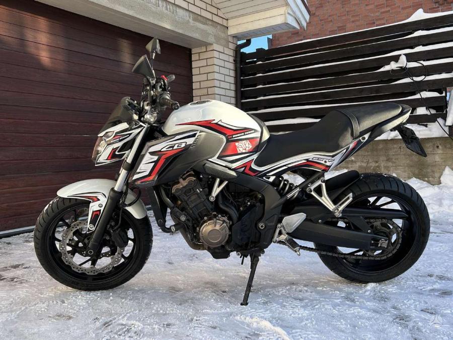 Balts Honda CB 2017 Šauļi, ar dzinēja tilpumu 0.65 L un nobraukumu 18 tūkst. km par 3900 €, foto 9 vietnē AUTOMOTO.COM.LV