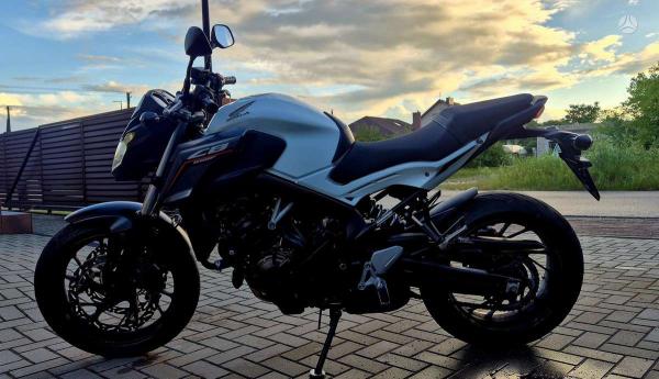 Balts Honda CB 2017 Alīta, ar dzinēja tilpumu 0.65 L un nobraukumu 25 tūkst. km par 2900 €, foto 2 vietnē AUTOMOTO.COM.LV