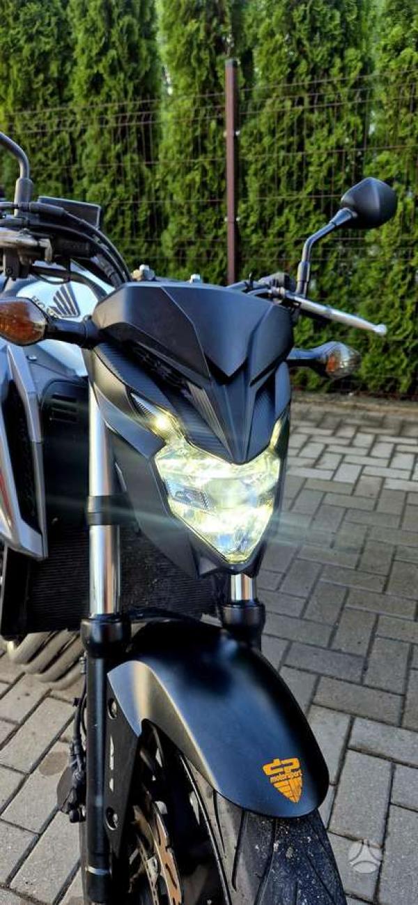 Balts Honda CB 2017 Alīta, ar dzinēja tilpumu 0.65 L un nobraukumu 25 tūkst. km par 2900 €, foto 9 vietnē AUTOMOTO.COM.LV