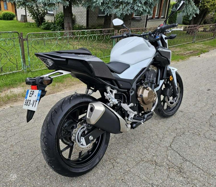 Balts Honda CB 2017 Kelmė, ar dzinēja tilpumu 0.50 L un nobraukumu 13 tūkst. km par 3700 €, foto 4 vietnē AUTOMOTO.COM.LV