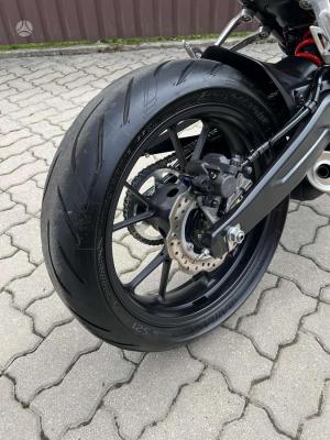 White Honda CB 2019 in Prienai, with an engine capacity of 0.13 L and mileage of 15 thousand km for 3050 €, photo 12 on AUTOMOTO.COM.LV