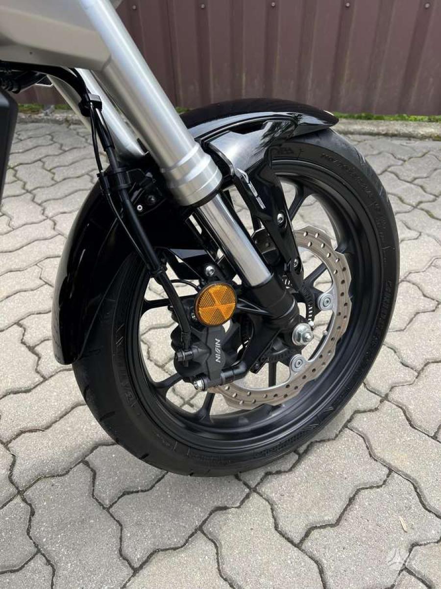 White Honda CB 2019 in Prienai, with an engine capacity of 0.13 L and mileage of 15 thousand km for 3050 €, photo 14 on AUTOMOTO.COM.LV