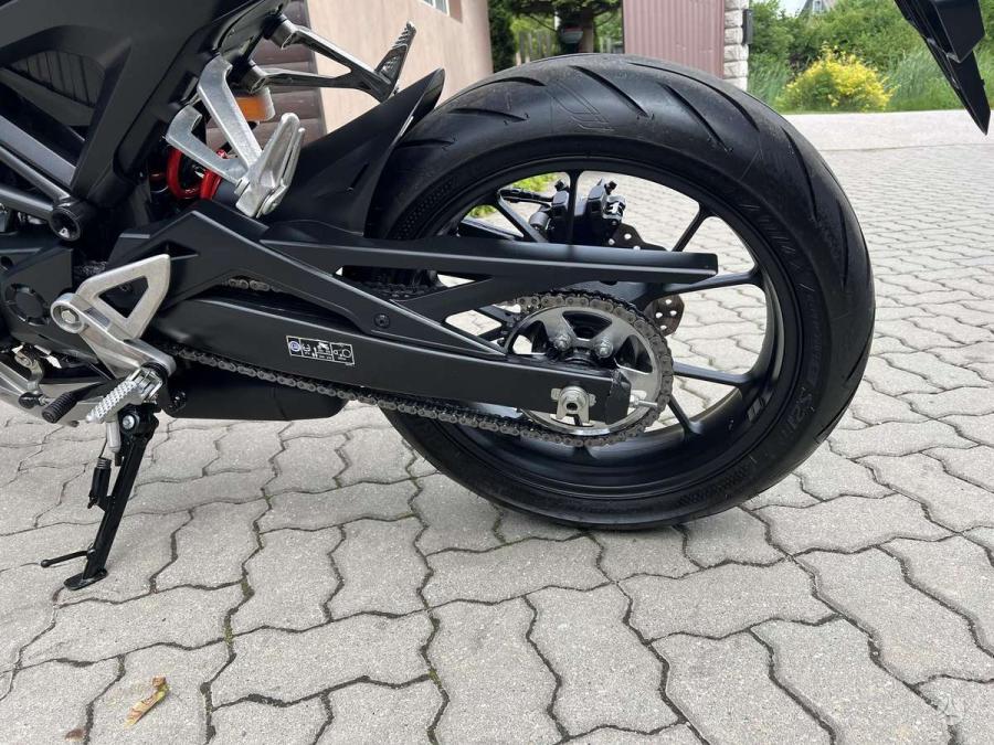 White Honda CB 2019 in Prienai, with an engine capacity of 0.13 L and mileage of 15 thousand km for 3050 €, photo 15 on AUTOMOTO.COM.LV