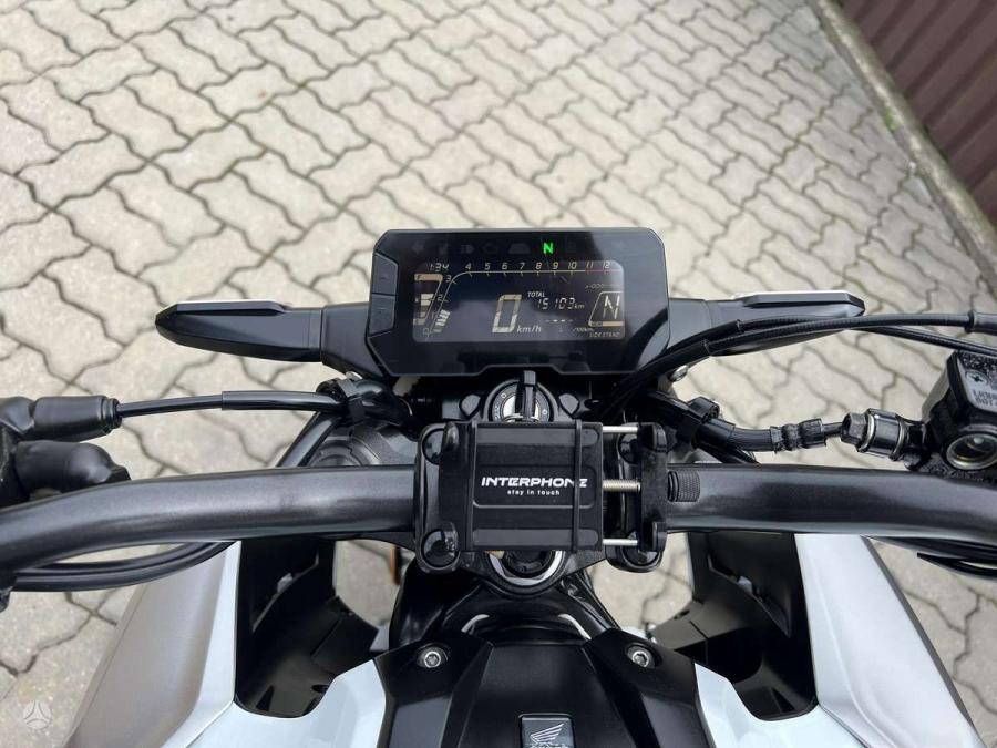 White Honda CB 2019 in Prienai, with an engine capacity of 0.13 L and mileage of 15 thousand km for 3050 €, photo 19 on AUTOMOTO.COM.LV