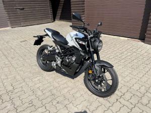 White Honda CB 2025 in Prienai, with an engine capacity of 0.13 L and mileage of 0 thousand km for 3850 €, photo  on AUTOMOTO.COM.LV
