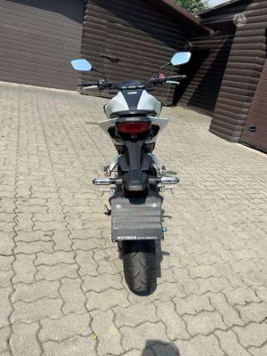 White Honda CB 2025 in Prienai, with an engine capacity of 0.13 L and mileage of 0 thousand km for 3850 €, photo 8 on AUTOMOTO.COM.LV