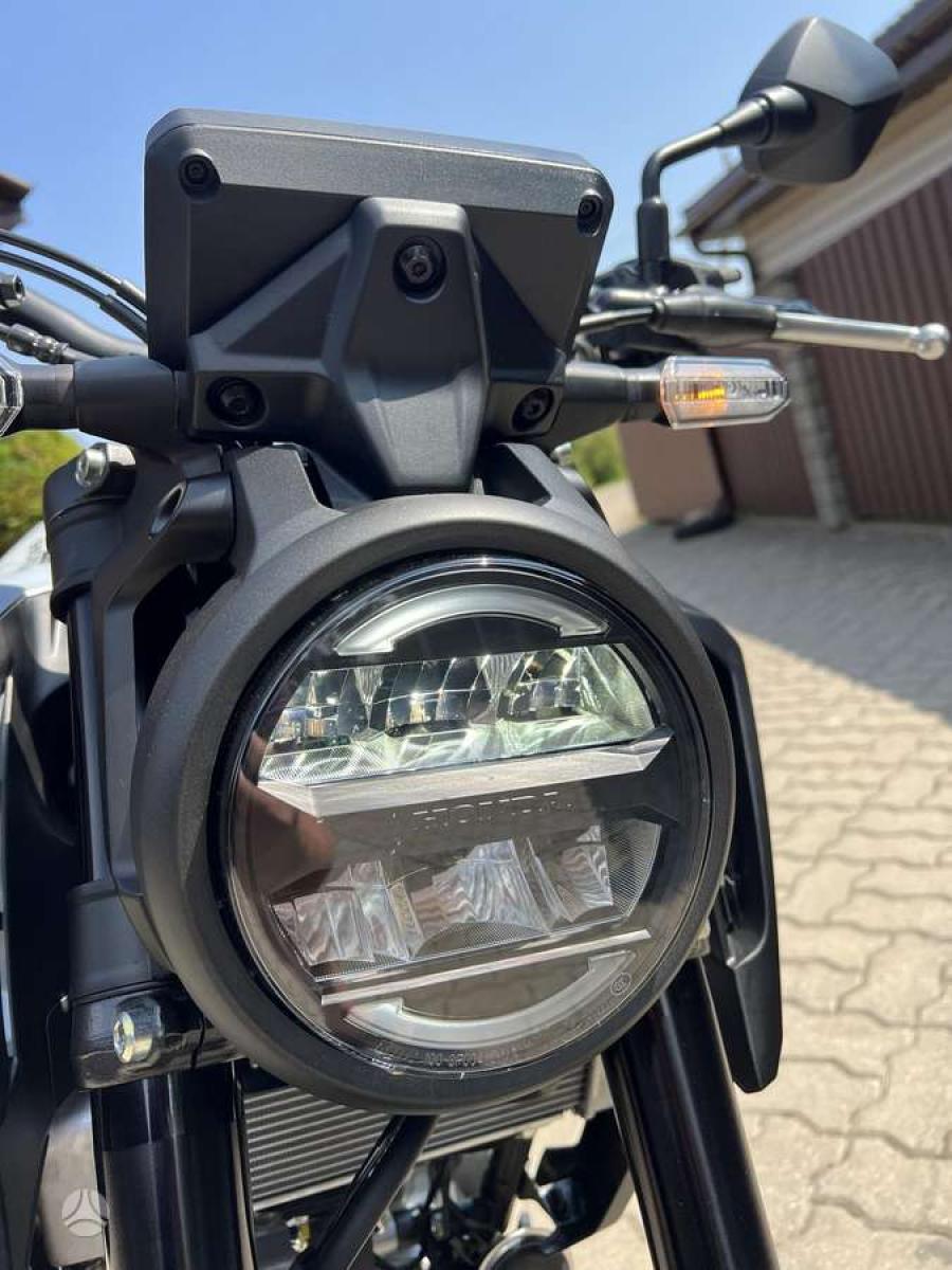 White Honda CB 2025 in Prienai, with an engine capacity of 0.13 L and mileage of 0 thousand km for 3850 €, photo 17 on AUTOMOTO.COM.LV