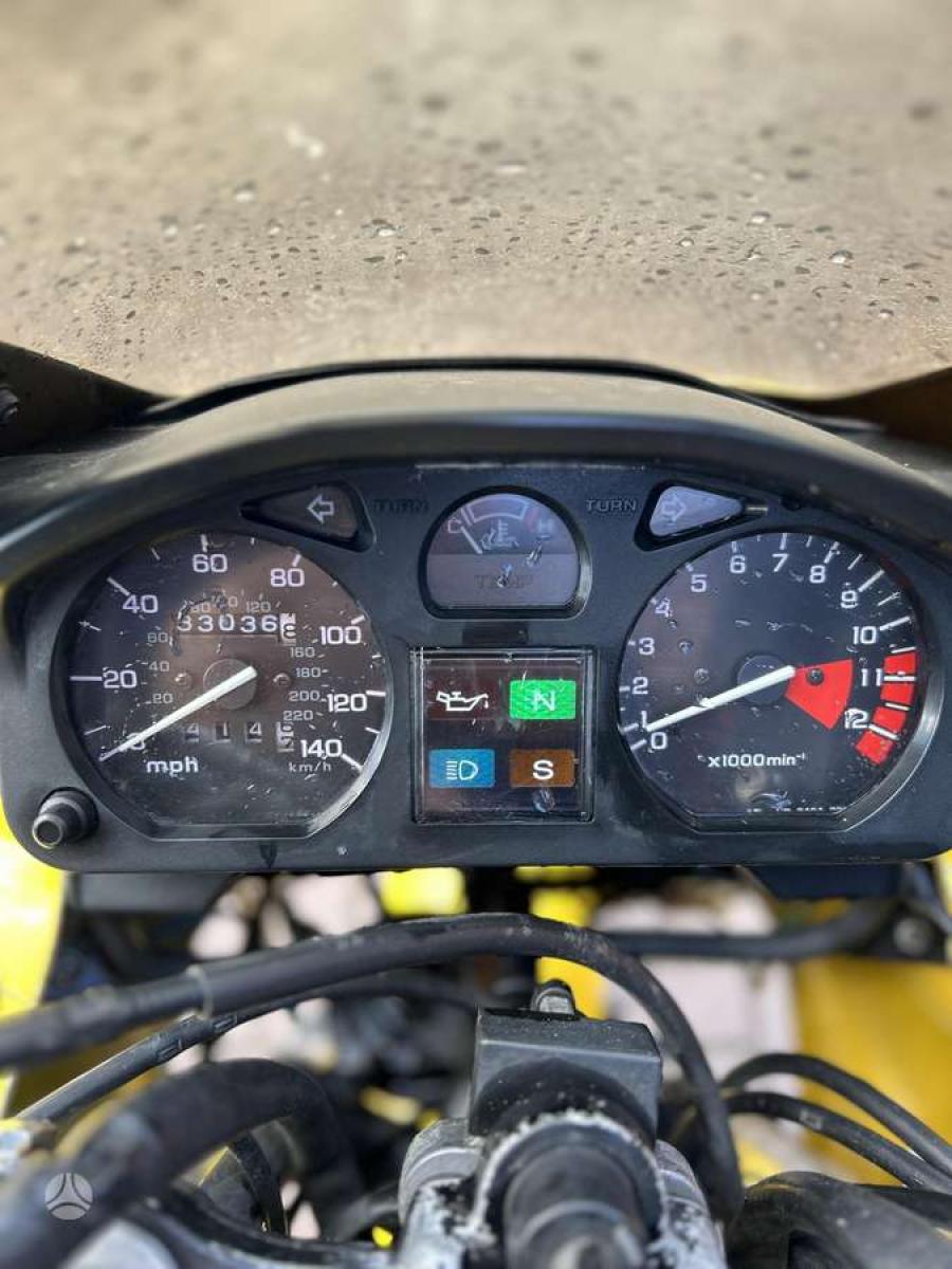 Желтый Хонда CB 1998 в Скуодас, объемом двигателя 0.50 л и пробегом 33 тыс. км за 950 €, фото 6 на AUTOMOTO.COM.LV