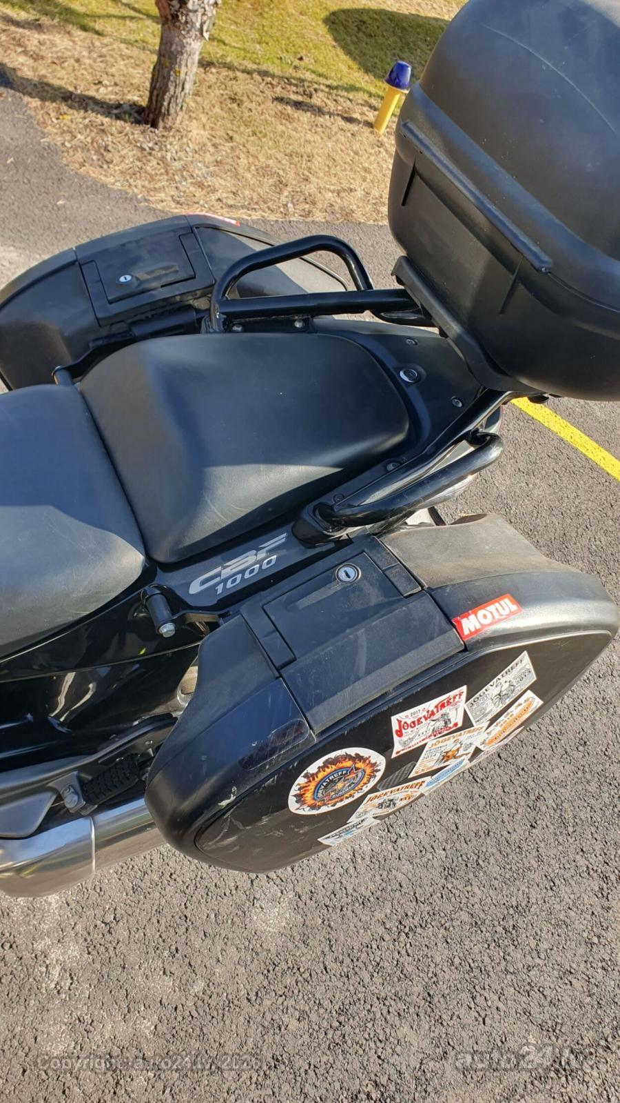 Melns Honda CBF 1000 2007 Pērnava, ar dzinēja tilpumu 1.00 L un nobraukumu 47 tūkst. km par 4600 €, foto 6 vietnē AUTOMOTO.COM.LV