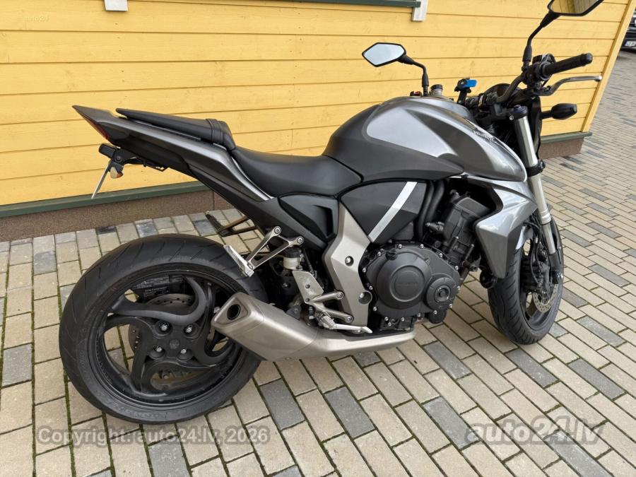 Grey Honda CBF 1000 2010 in Rakvere, with an engine capacity of 1.00 L and mileage of 62 thousand km for 4800 €, photo 3 on AUTOMOTO.COM.LV