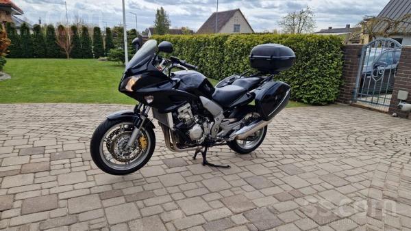 Honda CBF 1000 2008 Bauska, ar dzinēja tilpumu 1.00 L un nobraukumu 0 tūkst. km par 3390 €, foto 1 vietnē AUTOMOTO.COM.LV