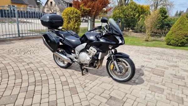 Honda CBF 1000 2008 Bauska, ar dzinēja tilpumu 1.00 L un nobraukumu 0 tūkst. km par 3390 €, foto 4 vietnē AUTOMOTO.COM.LV