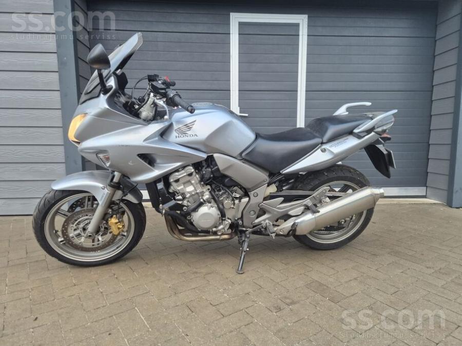 Honda CBF 1000 2009 Cēsis, ar dzinēja tilpumu 1.00 L un nobraukumu 0 tūkst. km par 2750 €, foto 7 vietnē AUTOMOTO.COM.LV