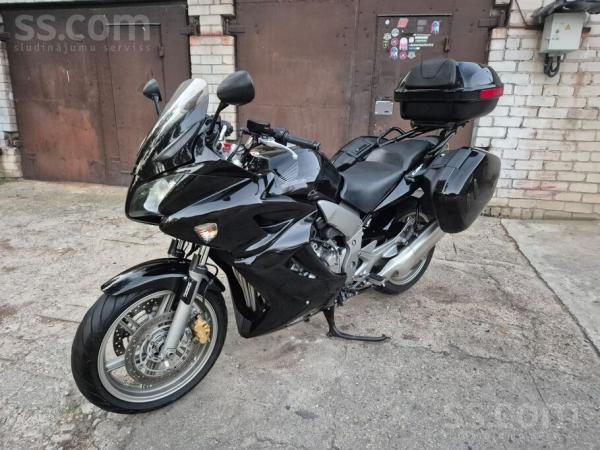 Honda CBF 1000 2009 Daugavpils, ar dzinēja tilpumu 1.00 L un nobraukumu 0 tūkst. km par 4150 €, foto 2 vietnē AUTOMOTO.COM.LV