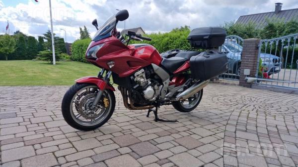 Honda CBF 1000 2010 Bauska, ar dzinēja tilpumu 1.00 L un nobraukumu 0 tūkst. km par 3450 €, foto 1 vietnē AUTOMOTO.COM.LV