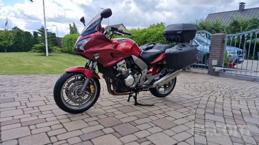 Honda CBF 1000 2010 in Bauska, with an engine capacity of 1.00 L and mileage of 0 thousand km for 3450 €, photo 1 on AUTOMOTO.COM.LV