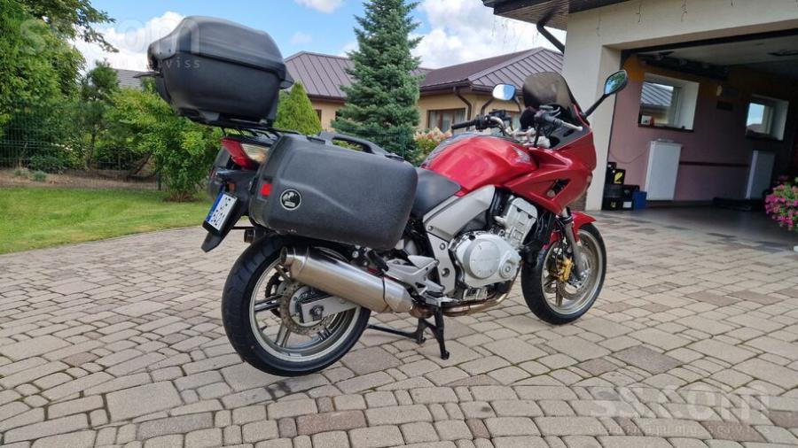 Honda CBF 1000 2010 in Bauska, with an engine capacity of 1.00 L and mileage of 0 thousand km for 3450 €, photo 3 on AUTOMOTO.COM.LV